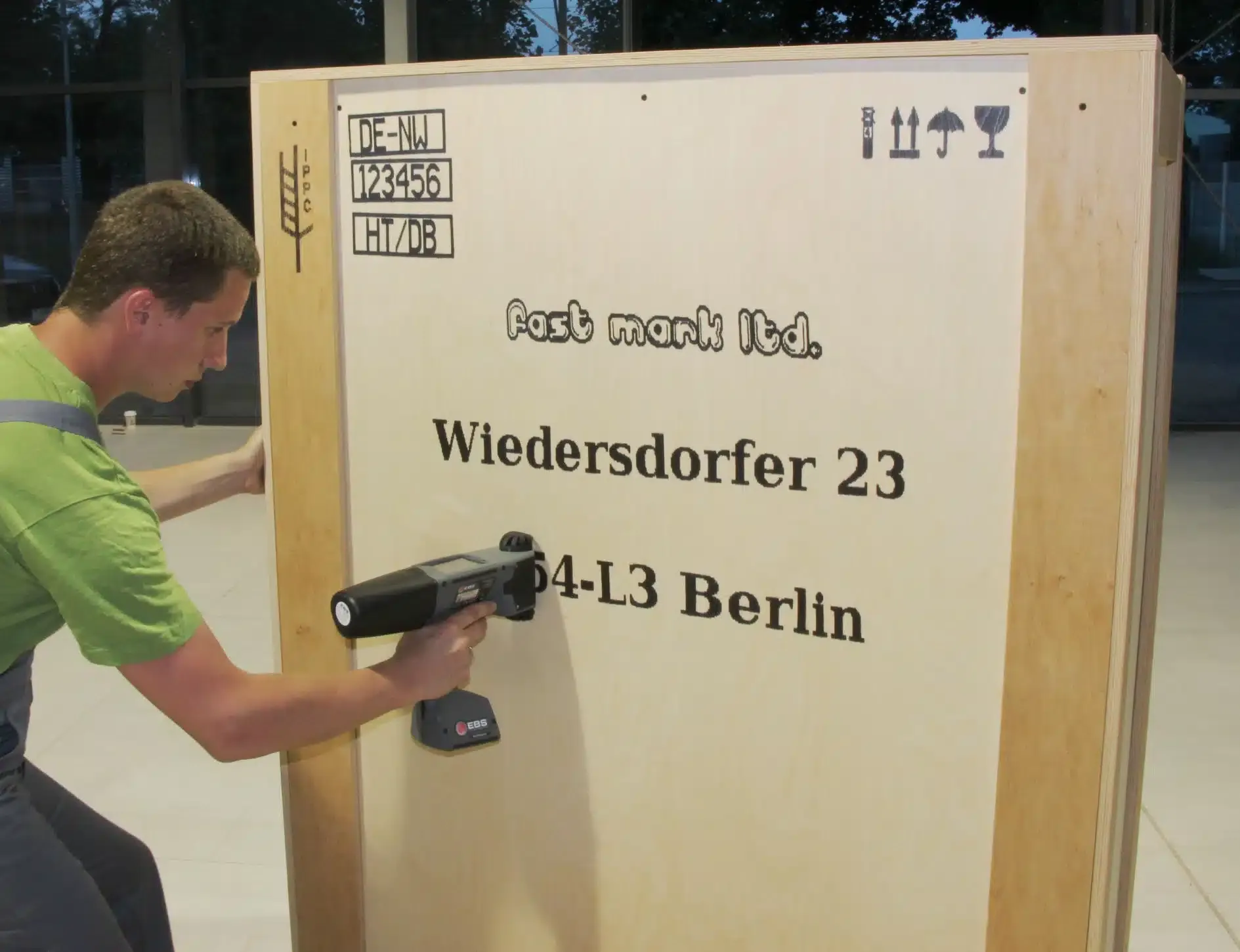 EBS-260 handheld inkjet printer